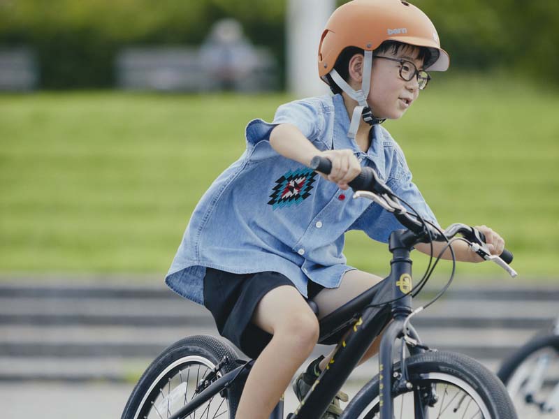 kid cycling